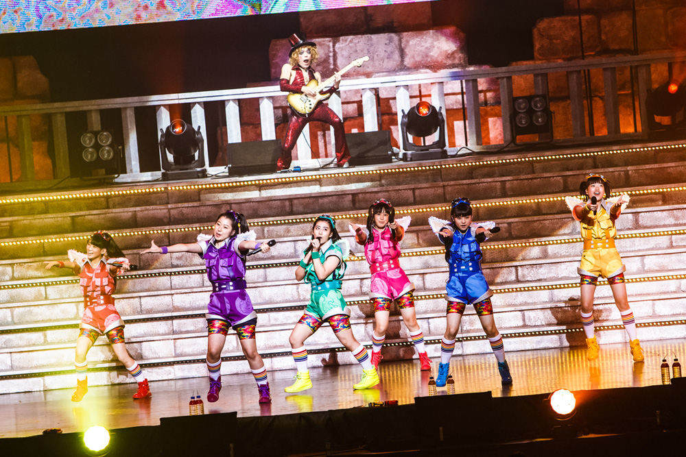 TEAM SHACHIとは？解散を発表した人気アイドルグループの歴史